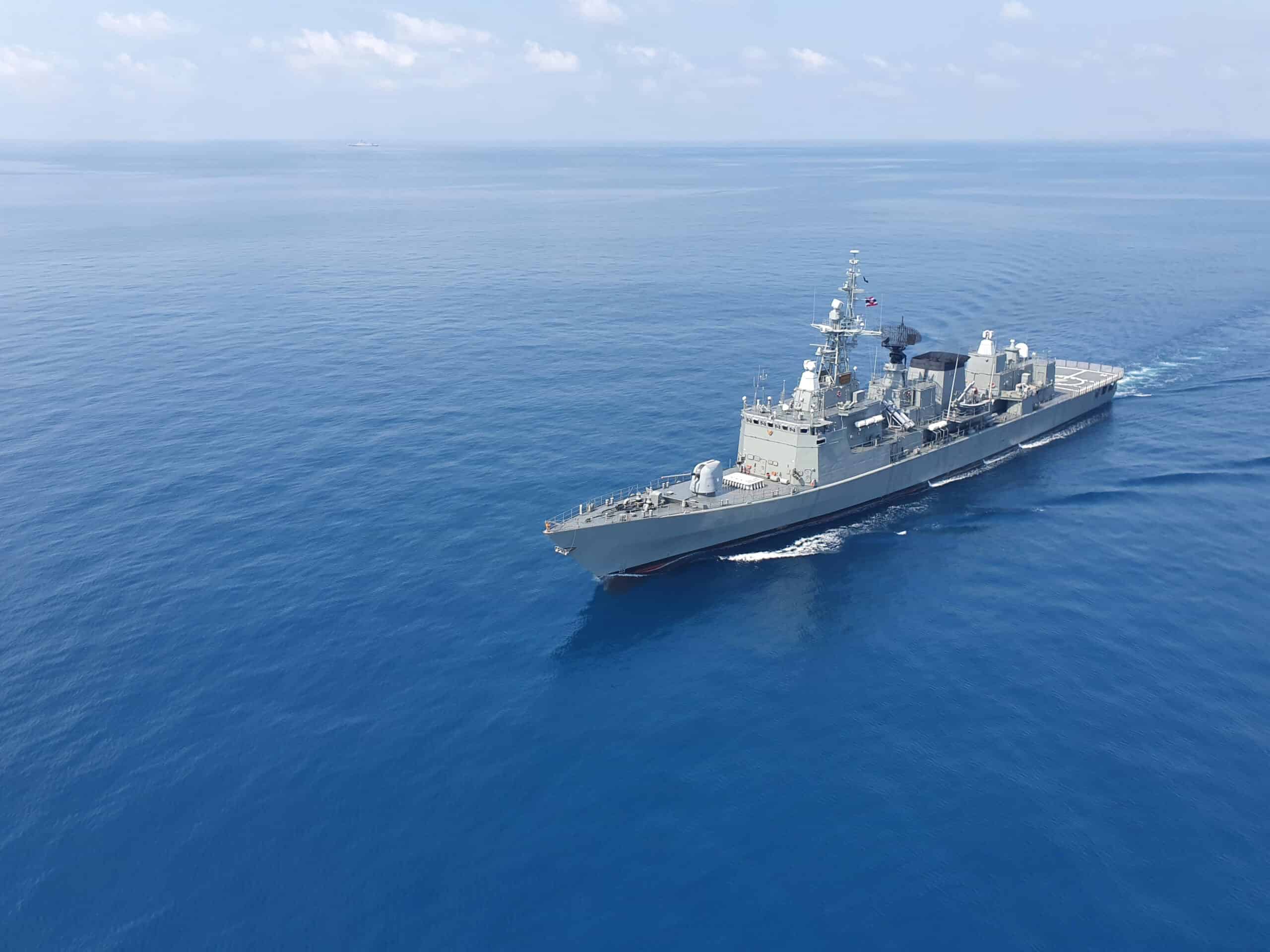 АМЕРИЧКИ БРОДОВИ ИЗЛАЗЕ, А ИРАНСКИ УЛАЗЕ У ЦРВЕНО МОРЕ